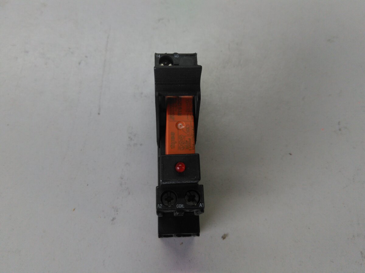 Schrack relay 1 changeover contact RY612024 with socket relay 1PDT 24 ...